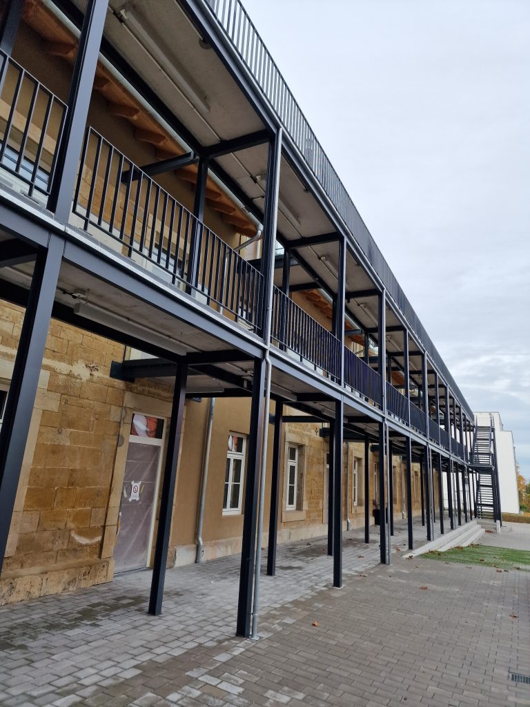 Metalna konstrukcija stepeništa - Metal-Mont